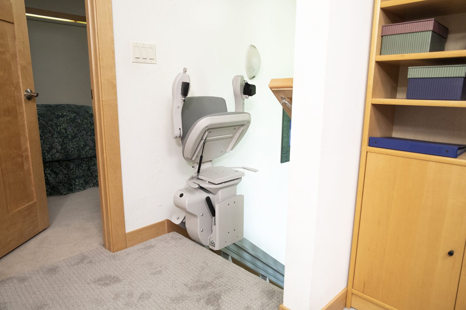 Choosing the Best Chair Lift Rental for Your Home: Key Tips